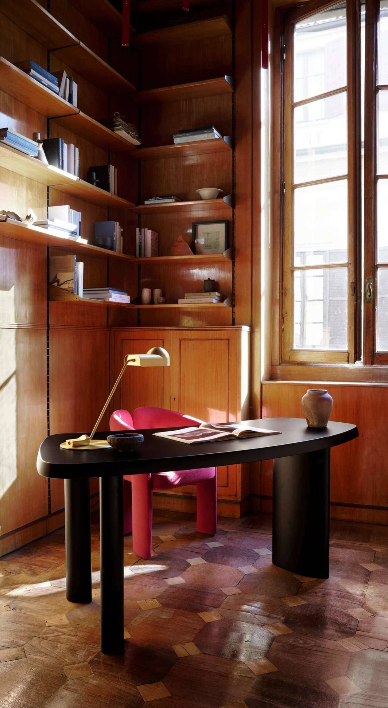 영감이 샘솟는 디자인 홈 오피스 데스크 5가지 - ANTIEGG 디자인