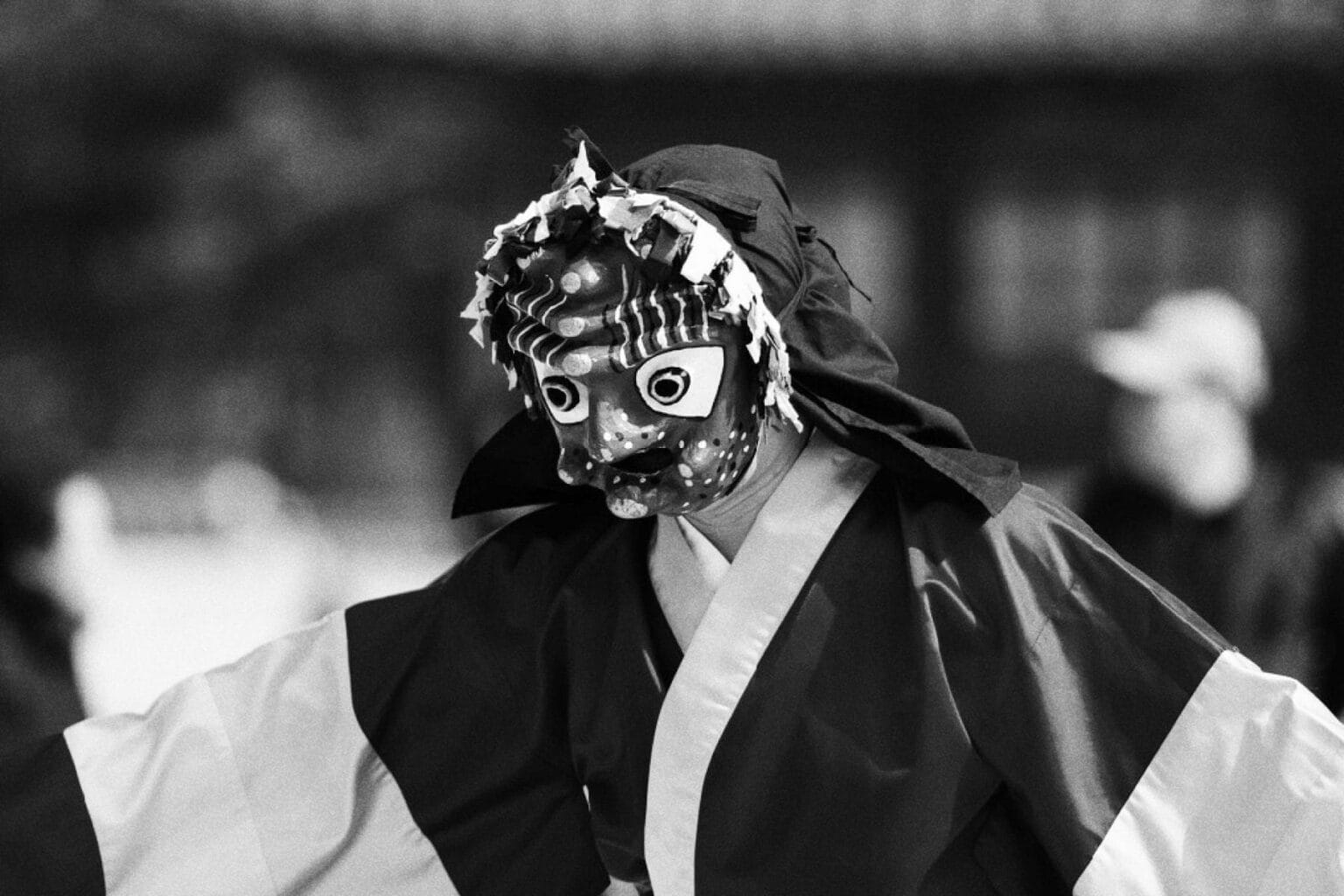 한국적 디자인은 존재하는가 - ANTIEGG 그레이