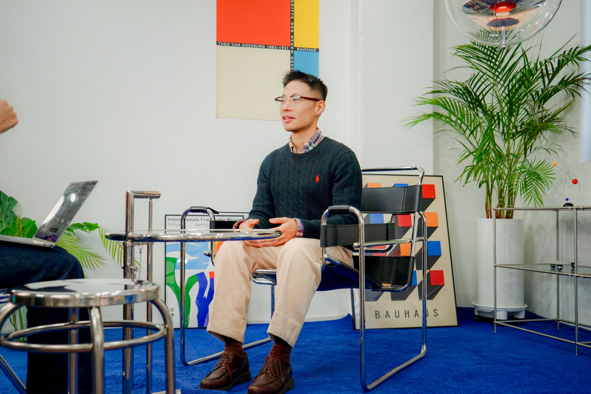 EDITOR:첫 문장을 쓰기까지의 흐릿함 - ANTIEGG 브랜디드