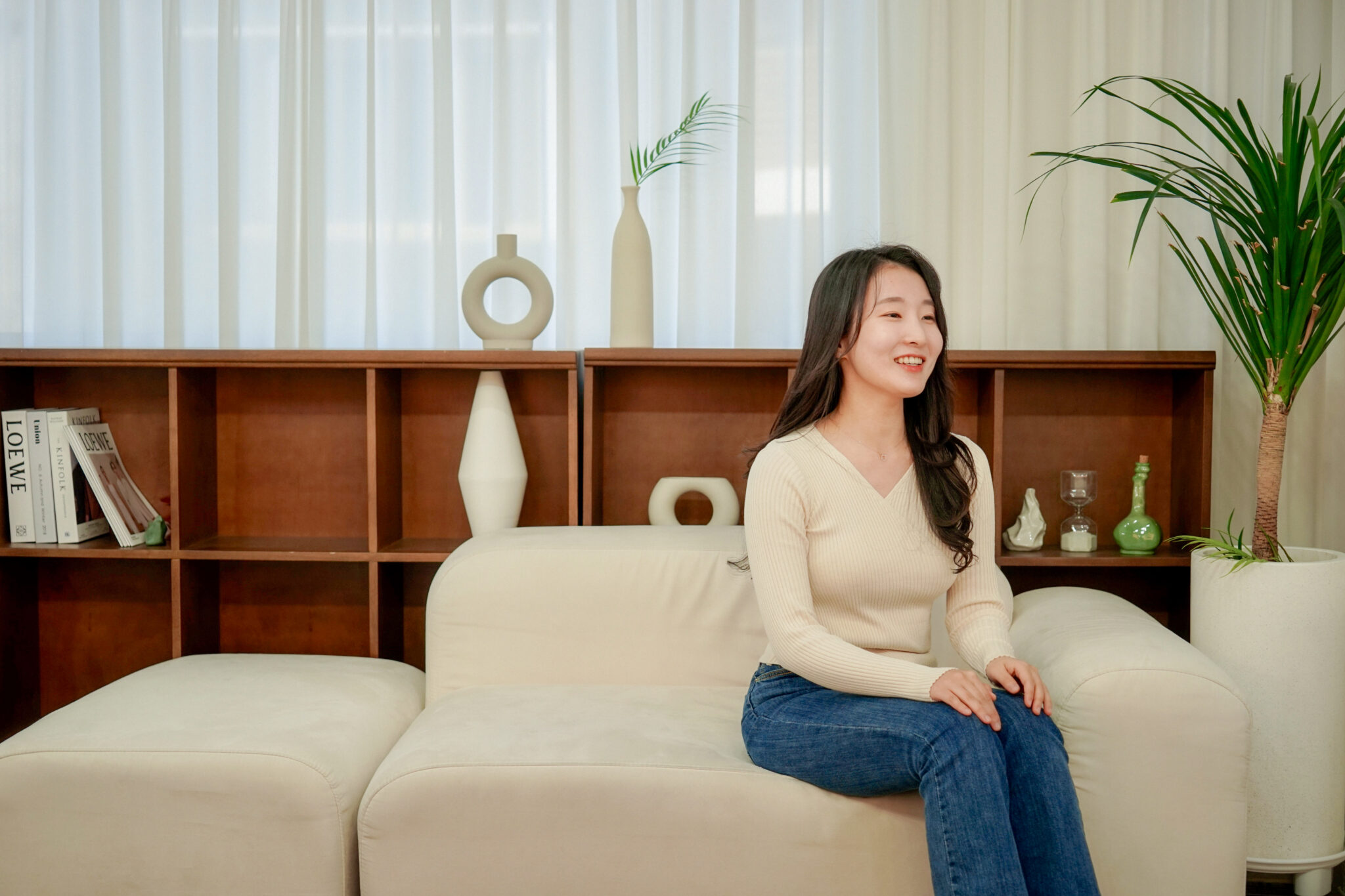 EDITOR:첫 문장을 쓰기까지의 흐릿함 - ANTIEGG 브랜디드