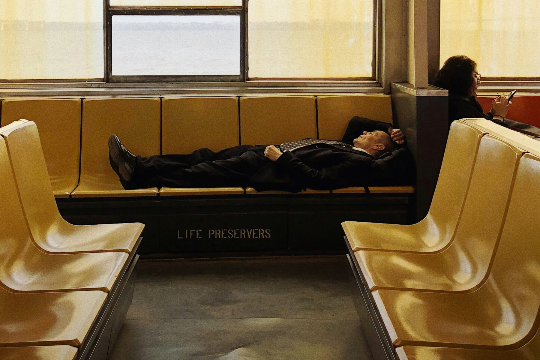 하던 일을 멈추고 잠을 잘 용기 - ANTIEGG 컬쳐