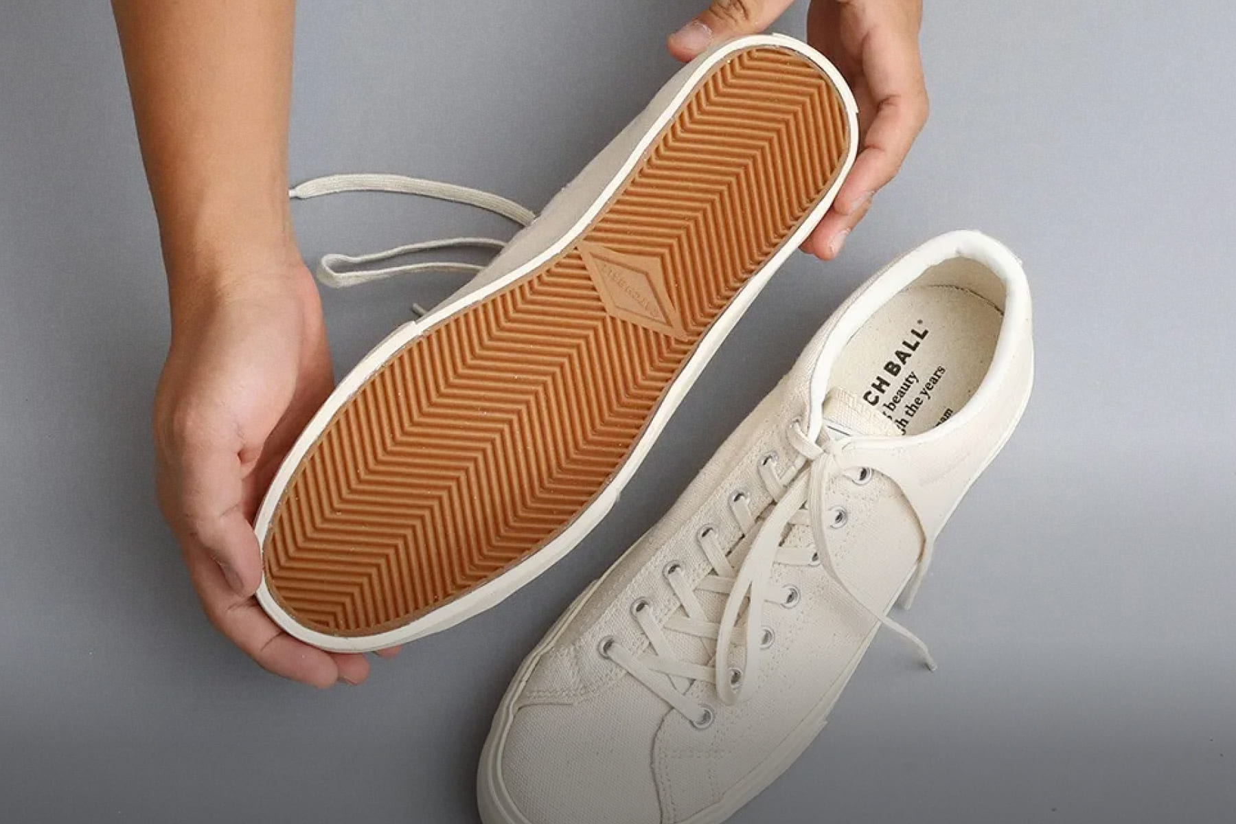 독점을 허무는 국내 패션 브랜드 - ANTIEGG 브랜드